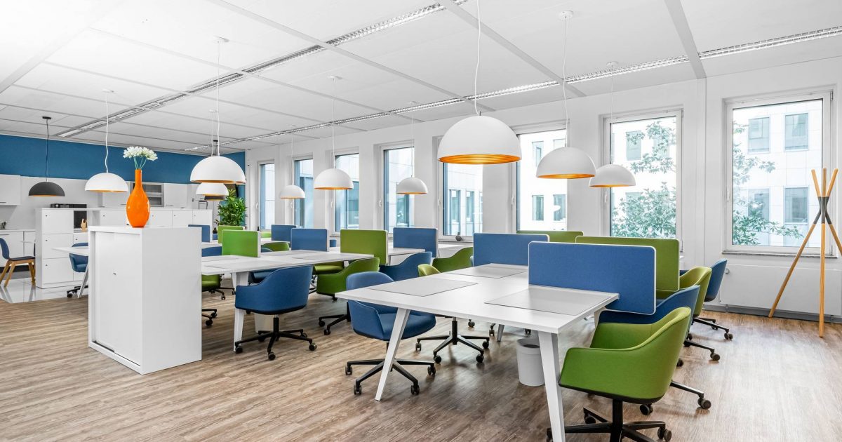 Cradlestone Mall: Premium Flexible Office Space & Coworking